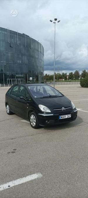 Melns Citroen xsara-picasso 2005 Šauļi, ar dzinēja tilpumu 1.80 L un nobraukumu 223 tūkst. km par 999 €, foto 22 vietnē AUTOMOTO.COM.LV