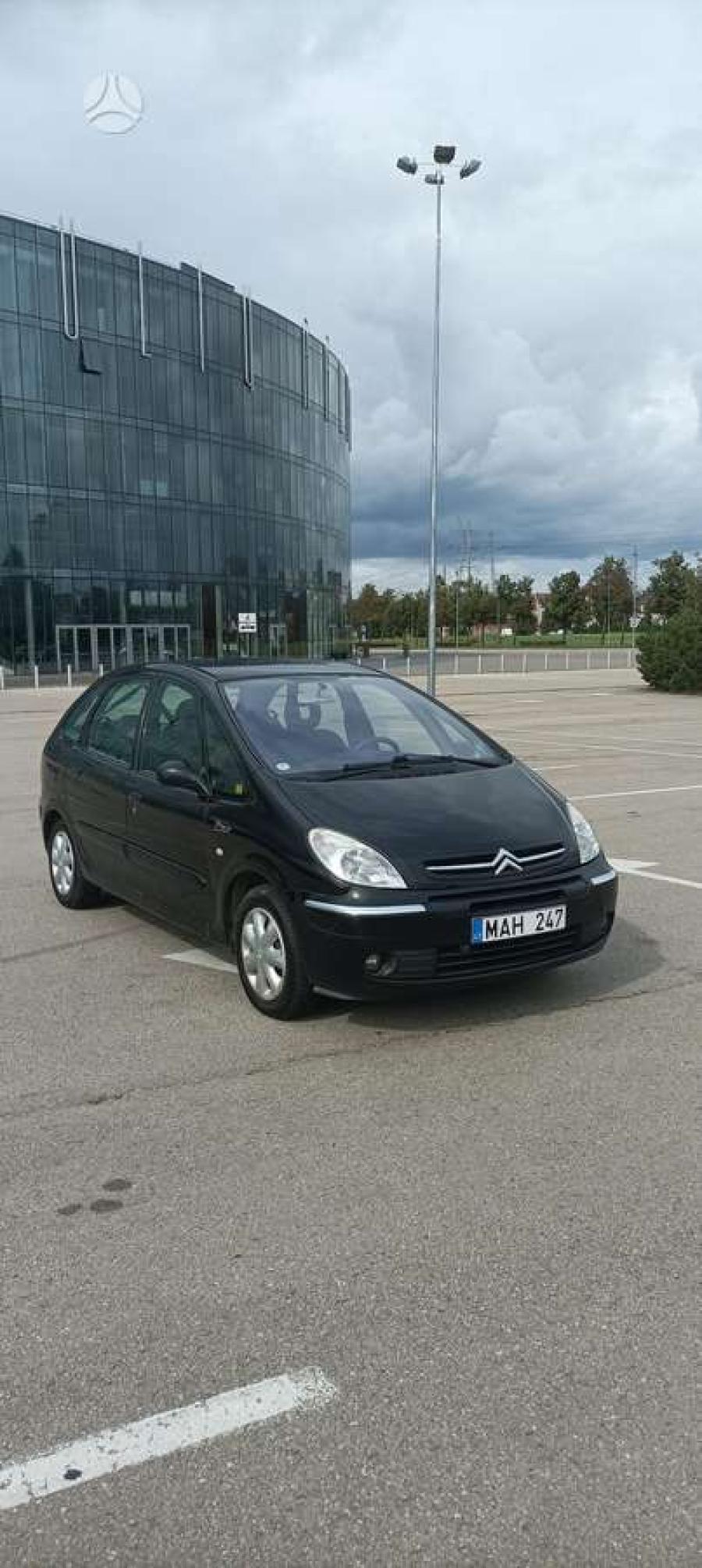 Melns Citroen xsara-picasso 2005 Šauļi, ar dzinēja tilpumu 1.80 L un nobraukumu 223 tūkst. km par 999 €, foto 22 vietnē AUTOMOTO.COM.LV