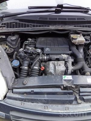 Blue Citroen xsara-picasso 2005 in Bauska, with an engine capacity of 1.60 L and mileage of 208 thousand km for 480 €, photo 5 on AUTOMOTO.COM.LV