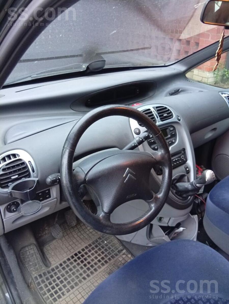 Blue Citroen xsara-picasso 2005 in Bauska, with an engine capacity of 1.60 L and mileage of 208 thousand km for 480 €, photo 6 on AUTOMOTO.COM.LV
