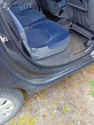 Blue Citroen xsara-picasso 2005 in Bauska, with an engine capacity of 1.60 L and mileage of 208 thousand km for 480 €, photo 12 on AUTOMOTO.COM.LV