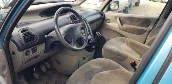 Zils Citroen xsara-picasso 2001 Valmiera, ar dzinēja tilpumu 1.80 L un nobraukumu 329 tūkst. km par 1000 €, foto 10 vietnē AUTOMOTO.COM.LV