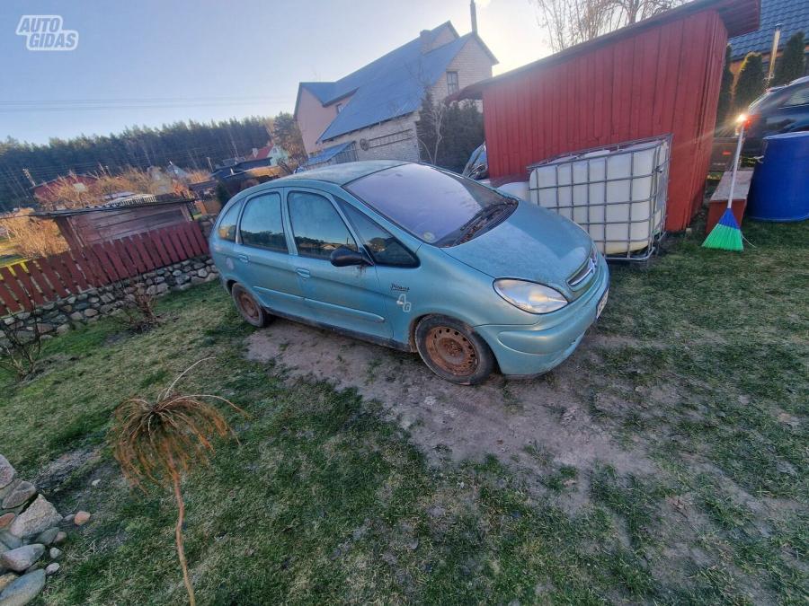 Zils Citroen xsara-picasso 2002 Anykščiai, ar dzinēja tilpumu 2.00 L un nobraukumu 295 tūkst. km par 350 €, foto 2 vietnē AUTOMOTO.COM.LV