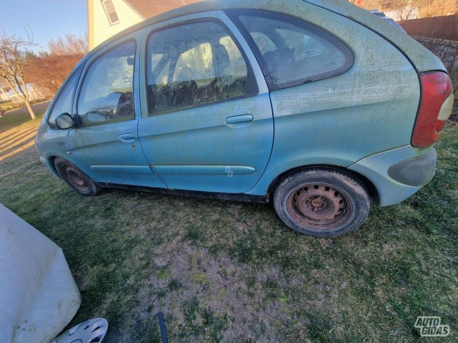 Zils Citroen xsara-picasso 2002 Anykščiai, ar dzinēja tilpumu 2.00 L un nobraukumu 295 tūkst. km par 350 €, foto 6 vietnē AUTOMOTO.COM.LV