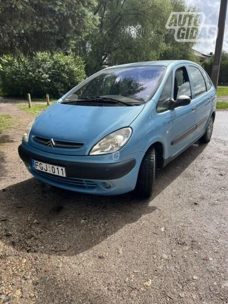 Zils Citroen xsara-picasso 2002 Anykščiai, ar dzinēja tilpumu 1.70 L un nobraukumu 180 tūkst. km par 900 €, foto 1 vietnē AUTOMOTO.COM.LV