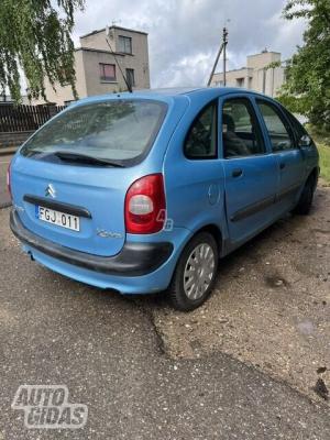 Zils Citroen xsara-picasso 2002 Anykščiai, ar dzinēja tilpumu 1.70 L un nobraukumu 180 tūkst. km par 900 €, foto 4 vietnē AUTOMOTO.COM.LV