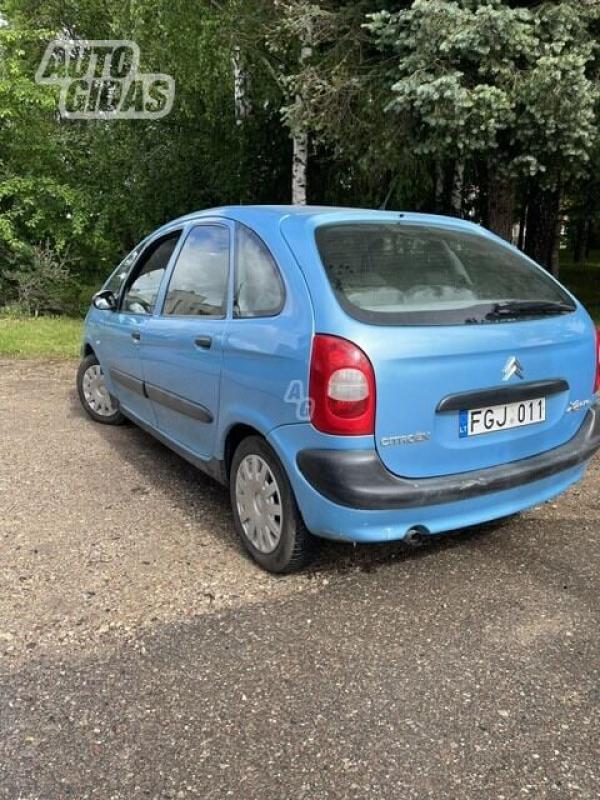 Синий Ситроен Ксара Пикассо 2002 в Аникщяй, объемом двигателя 1.70 л и пробегом 180 тыс. км за 900 €, фото 4 на AUTOMOTO.COM.LV