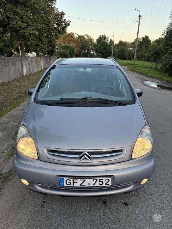 Zils Citroen xsara-picasso 2003 Joniškis, ar dzinēja tilpumu 2.00 L un nobraukumu 345 tūkst. km par 650 €, foto 5 vietnē AUTOMOTO.COM.LV