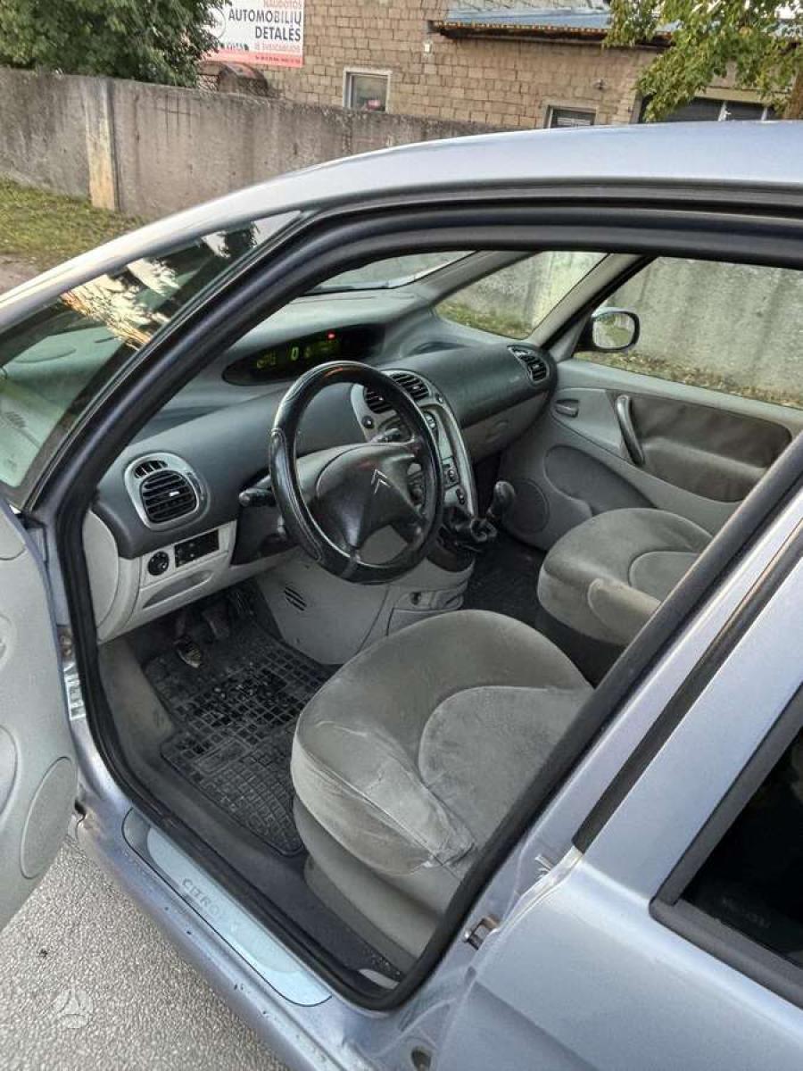 Zils Citroen xsara-picasso 2003 Joniškis, ar dzinēja tilpumu 2.00 L un nobraukumu 345 tūkst. km par 650 €, foto 10 vietnē AUTOMOTO.COM.LV