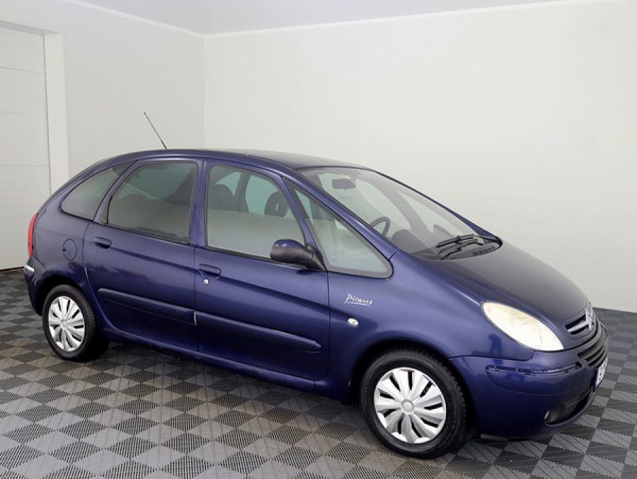Blue Citroen xsara-picasso 2006 in Tallinn, with an engine capacity of 1.60 L and mileage of 199 thousand km for 399 €, photo 1 on AUTOMOTO.COM.LV