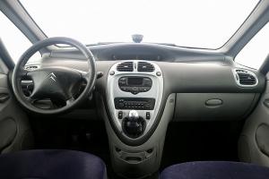 Blue Citroen xsara-picasso 2006 in Tallinn, with an engine capacity of 1.60 L and mileage of 199 thousand km for 399 €, photo 6 on AUTOMOTO.COM.LV