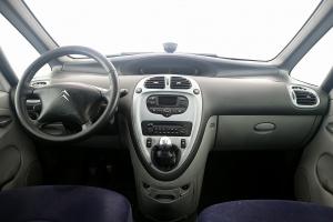 Blue Citroen xsara-picasso 2006 in Tallinn, with an engine capacity of 1.60 L and mileage of 199 thousand km for 399 €, photo 13 on AUTOMOTO.COM.LV