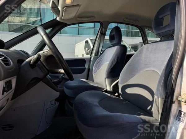 Pelēks Citroen xsara-picasso 2004 Rīga, ar dzinēja tilpumu 1.60 L un nobraukumu 0 tūkst. km par 950 €, foto 3 vietnē AUTOMOTO.COM.LV