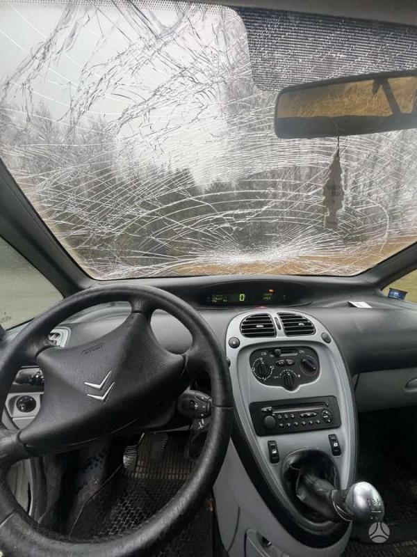 Grey Citroen xsara-picasso 2005 in Vilnius, with an engine capacity of 1.60 L and mileage of 143 thousand km for 350 €, photo 7 on AUTOMOTO.COM.LV