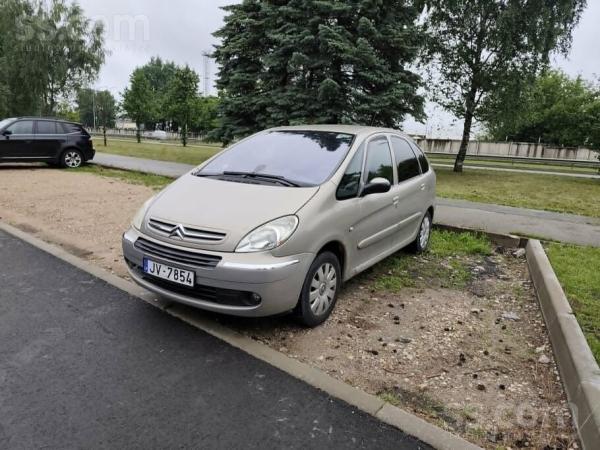 Серый Ситроен Ксара Пикассо 2007 в Рига, объемом двигателя 1.60 л и пробегом 354 тыс. км за 600 €, фото 1 на AUTOMOTO.COM.LV