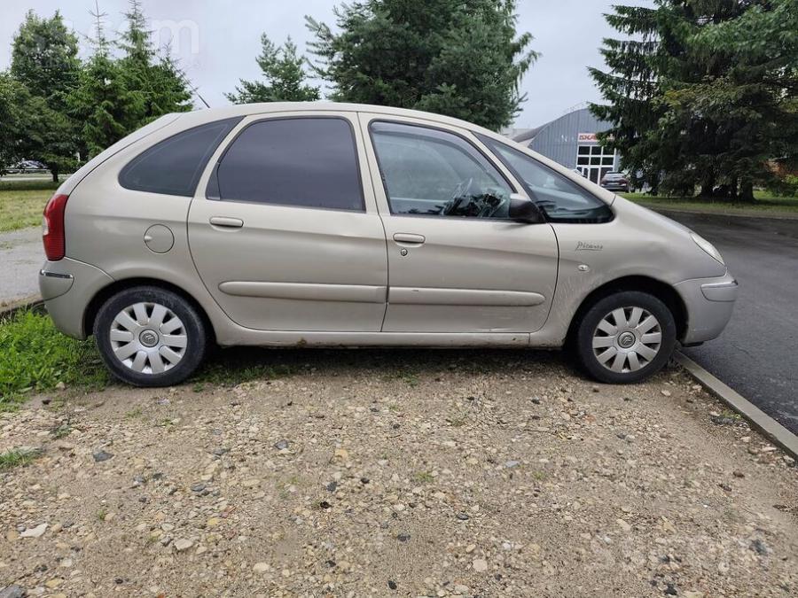 Grey Citroen xsara-picasso 2007 in Riga, with an engine capacity of 1.60 L and mileage of 354 thousand km for 600 €, photo 5 on AUTOMOTO.COM.LV