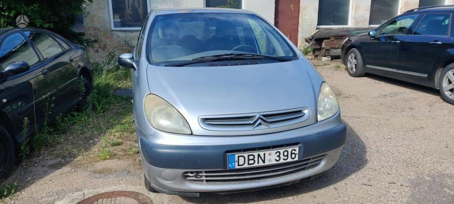 Grey Citroen xsara-picasso 2000 in Vilnius, with an engine capacity of 2.00 L and mileage of 395 thousand km for 600 €, photo 1 on AUTOMOTO.COM.LV