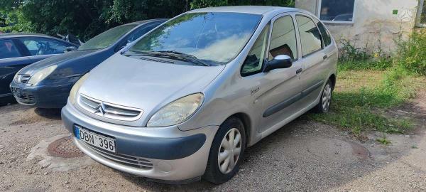Grey Citroen xsara-picasso 2000 in Vilnius, with an engine capacity of 2.00 L and mileage of 395 thousand km for 600 €, photo 2 on AUTOMOTO.COM.LV