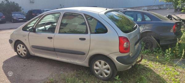 Grey Citroen xsara-picasso 2000 in Vilnius, with an engine capacity of 2.00 L and mileage of 395 thousand km for 600 €, photo 3 on AUTOMOTO.COM.LV