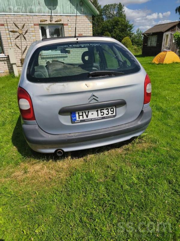Pelēks Citroen xsara-picasso 2002 Rēzekne, ar dzinēja tilpumu 2.00 L un nobraukumu 300 tūkst. km par 300 €, foto 2 vietnē AUTOMOTO.COM.LV