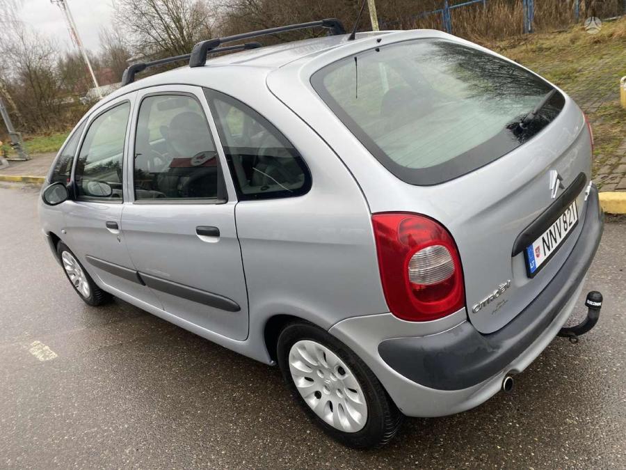 Pelēks Citroen xsara-picasso 2003 Viļņa, ar dzinēja tilpumu 1.75 L un nobraukumu 100 tūkst. km par 3500 €, foto 3 vietnē AUTOMOTO.COM.LV
