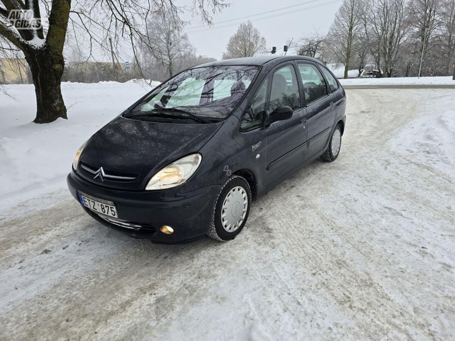 Grey Citroen xsara-picasso 2003 in Radviliskis, with an engine capacity of 2.00 L and mileage of 272 thousand km for 1050 €, photo 1 on AUTOMOTO.COM.LV