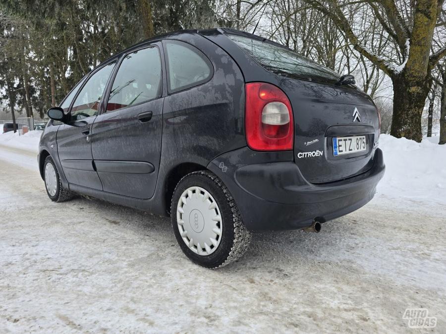 Grey Citroen xsara-picasso 2003 in Radviliskis, with an engine capacity of 2.00 L and mileage of 272 thousand km for 1050 €, photo 8 on AUTOMOTO.COM.LV