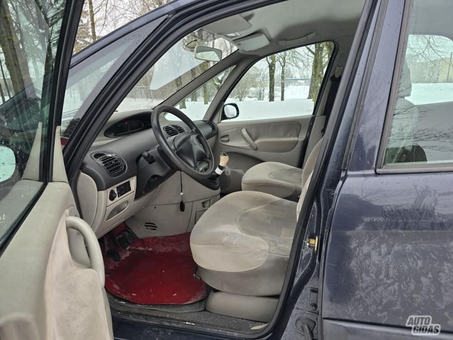 Grey Citroen xsara-picasso 2003 in Radviliskis, with an engine capacity of 2.00 L and mileage of 272 thousand km for 1050 €, photo 13 on AUTOMOTO.COM.LV