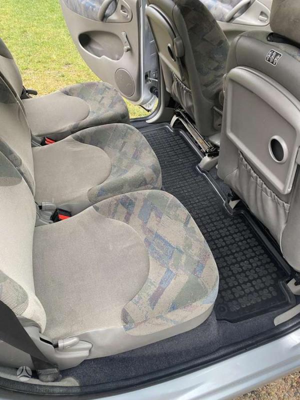 Pelēks Citroen xsara-picasso 2003 Viļņa, ar dzinēja tilpumu 1.75 L un nobraukumu 105 tūkst. km par 3000 €, foto 10 vietnē AUTOMOTO.COM.LV