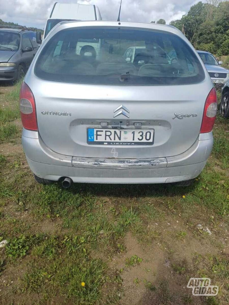 Pelēks Citroen xsara-picasso 2004 Klaipėda, ar dzinēja tilpumu 1.60 L un nobraukumu 30 tūkst. km par 800 €, foto 3 vietnē AUTOMOTO.COM.LV