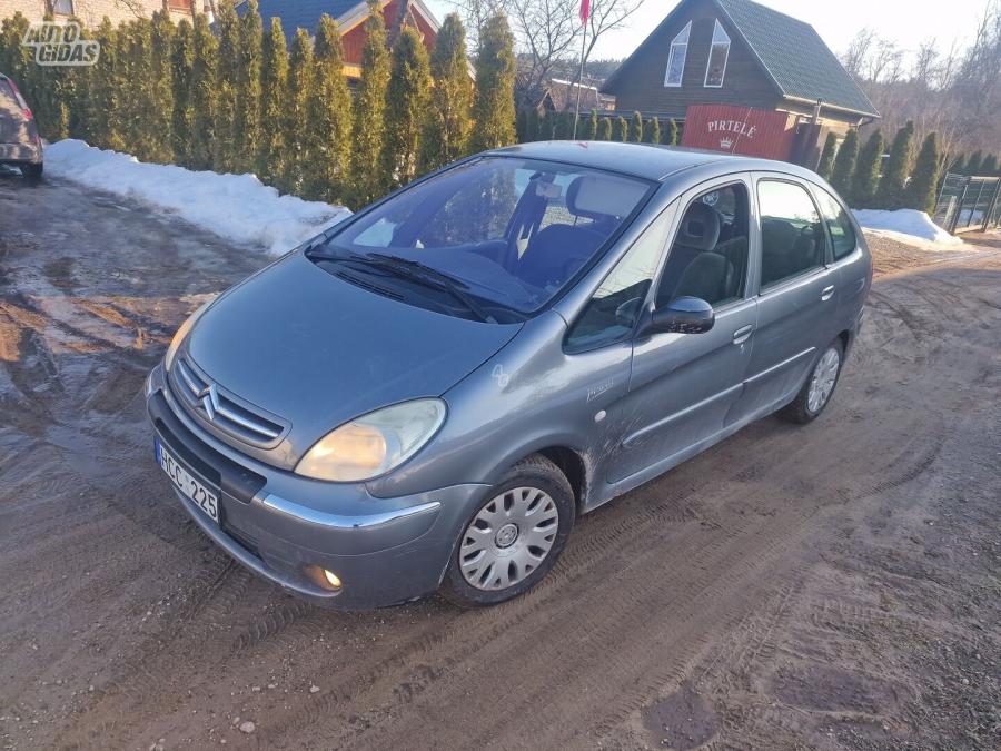 Pelēks Citroen xsara-picasso 2004 Anykščiai, ar dzinēja tilpumu 1.60 L un nobraukumu 252 tūkst. km par 450 €, foto 1 vietnē AUTOMOTO.COM.LV