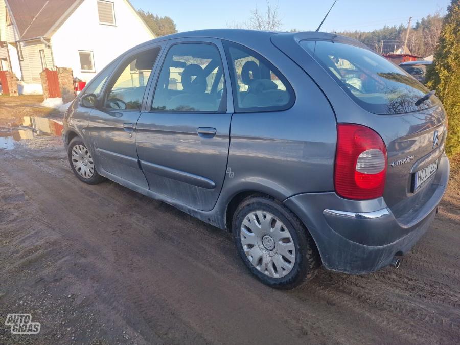 Pelēks Citroen xsara-picasso 2004 Anykščiai, ar dzinēja tilpumu 1.60 L un nobraukumu 252 tūkst. km par 450 €, foto 3 vietnē AUTOMOTO.COM.LV