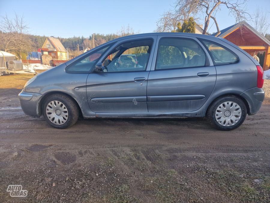 Pelēks Citroen xsara-picasso 2004 Anykščiai, ar dzinēja tilpumu 1.60 L un nobraukumu 252 tūkst. km par 450 €, foto 4 vietnē AUTOMOTO.COM.LV