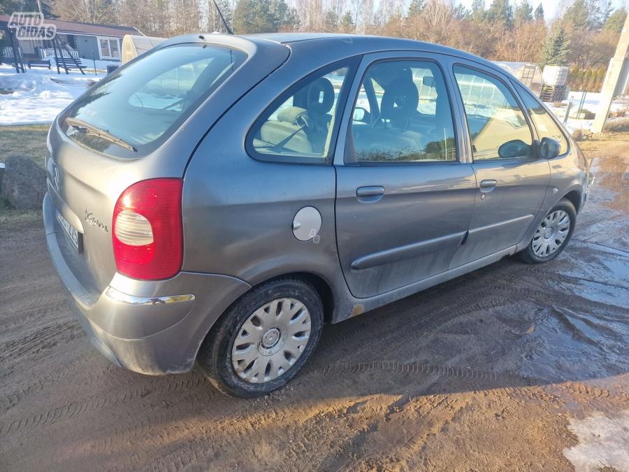 Pelēks Citroen xsara-picasso 2004 Anykščiai, ar dzinēja tilpumu 1.60 L un nobraukumu 252 tūkst. km par 450 €, foto 5 vietnē AUTOMOTO.COM.LV