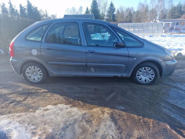 Grey Citroen xsara-picasso 2004 in Anyksciai, with an engine capacity of 1.60 L and mileage of 252 thousand km for 450 €, photo 6 on AUTOMOTO.COM.LV