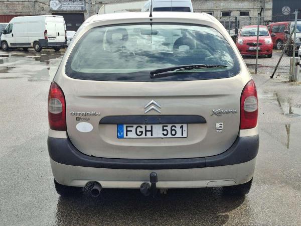 Pelēks Citroen xsara-picasso 2004 Plungė, ar dzinēja tilpumu 1.56 L un nobraukumu 312 tūkst. km par 750 €, foto 4 vietnē AUTOMOTO.COM.LV