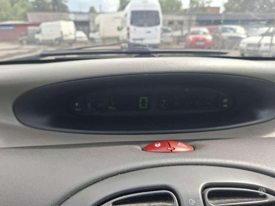 Pelēks Citroen xsara-picasso 2004 Plungė, ar dzinēja tilpumu 1.56 L un nobraukumu 312 tūkst. km par 750 €, foto 10 vietnē AUTOMOTO.COM.LV