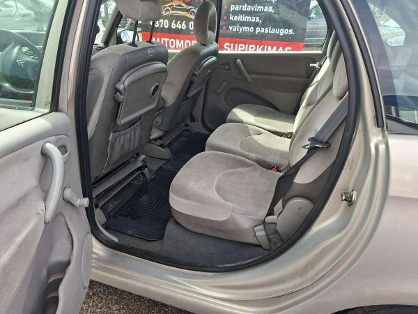 Pelēks Citroen xsara-picasso 2004 Plungė, ar dzinēja tilpumu 1.56 L un nobraukumu 312 tūkst. km par 750 €, foto 10 vietnē AUTOMOTO.COM.LV