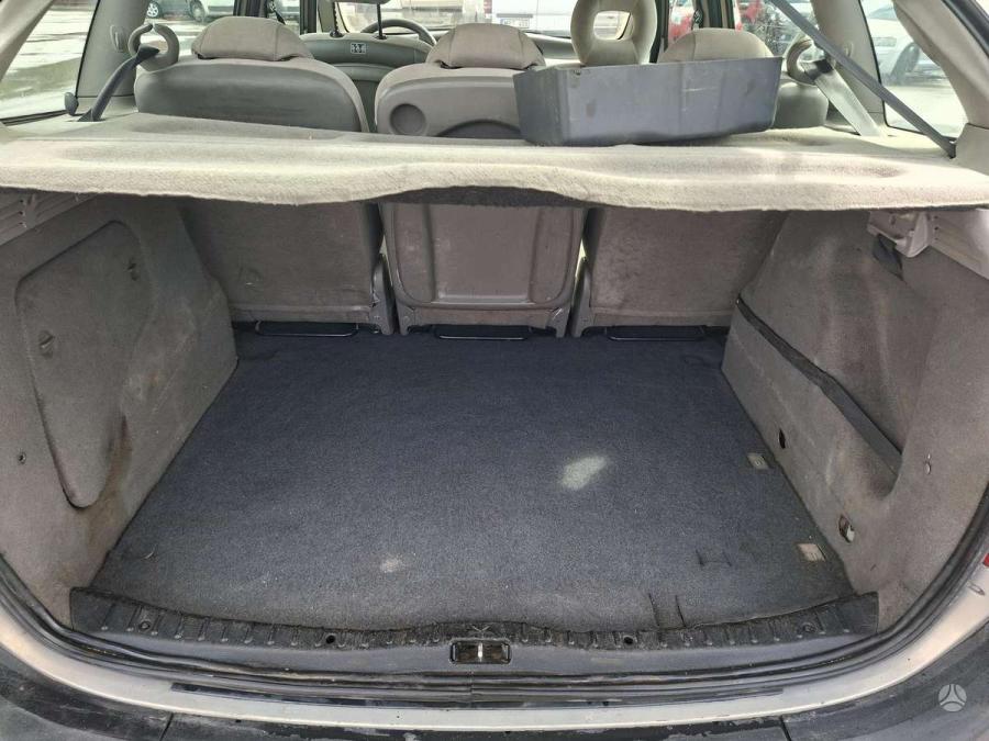 Pelēks Citroen xsara-picasso 2004 Plungė, ar dzinēja tilpumu 1.56 L un nobraukumu 312 tūkst. km par 750 €, foto 12 vietnē AUTOMOTO.COM.LV
