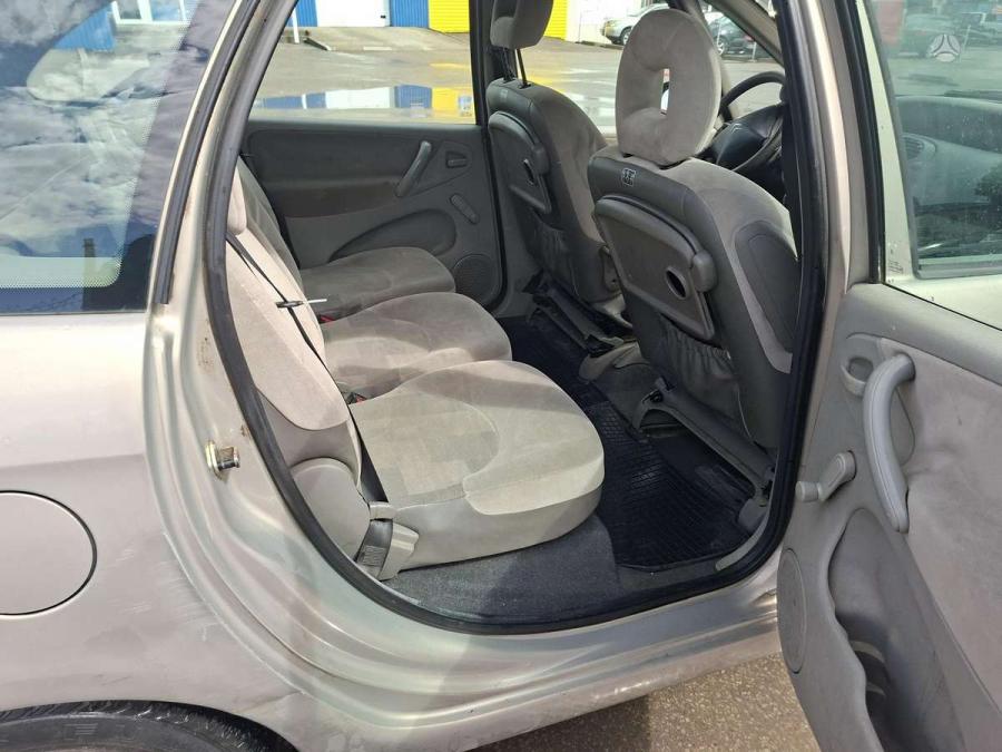 Pelēks Citroen xsara-picasso 2004 Plungė, ar dzinēja tilpumu 1.56 L un nobraukumu 312 tūkst. km par 750 €, foto 13 vietnē AUTOMOTO.COM.LV