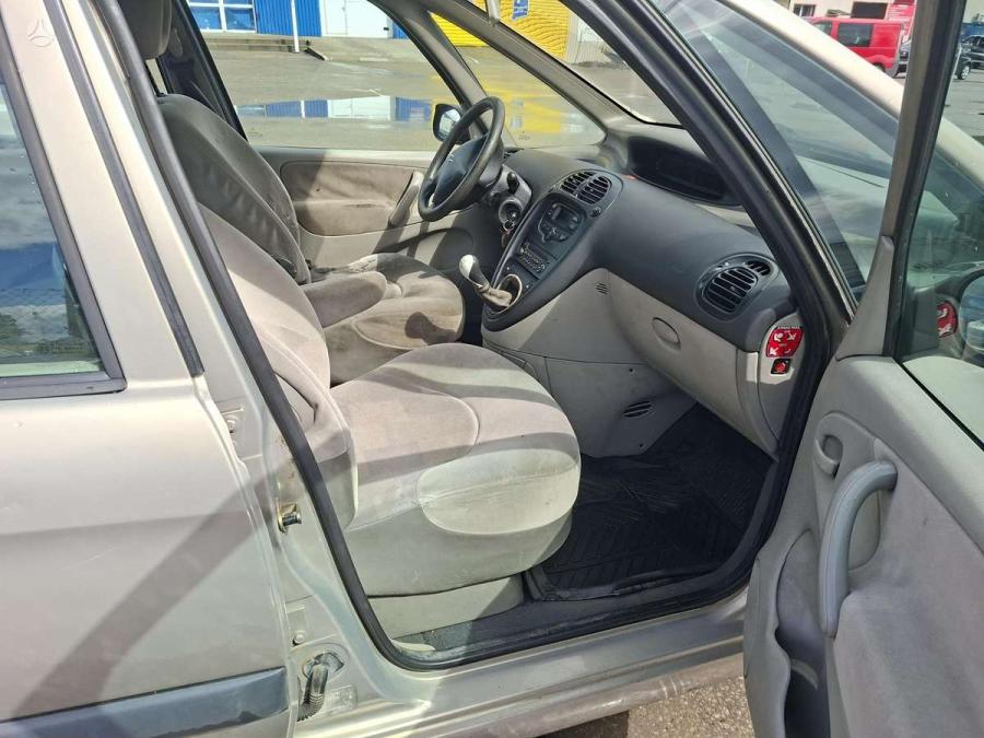 Pelēks Citroen xsara-picasso 2004 Plungė, ar dzinēja tilpumu 1.56 L un nobraukumu 312 tūkst. km par 750 €, foto 14 vietnē AUTOMOTO.COM.LV