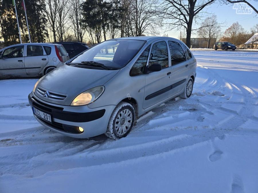 Pelēks Citroen xsara-picasso 2005 Radviliškis, ar dzinēja tilpumu 1.80 L un nobraukumu 141 tūkst. km par 945 €, foto 2 vietnē AUTOMOTO.COM.LV