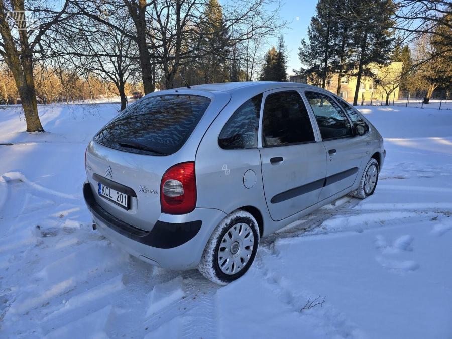 Pelēks Citroen xsara-picasso 2005 Radviliškis, ar dzinēja tilpumu 1.80 L un nobraukumu 141 tūkst. km par 945 €, foto 4 vietnē AUTOMOTO.COM.LV