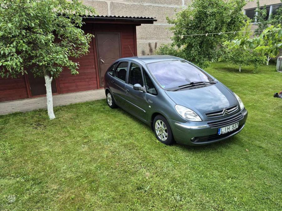Pelēks Citroen xsara-picasso 2005 Šauļi, ar dzinēja tilpumu 1.75 L un nobraukumu 90 tūkst. km par 1650 €, foto 4 vietnē AUTOMOTO.COM.LV