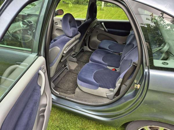 Pelēks Citroen xsara-picasso 2005 Šauļi, ar dzinēja tilpumu 1.75 L un nobraukumu 90 tūkst. km par 1650 €, foto 5 vietnē AUTOMOTO.COM.LV