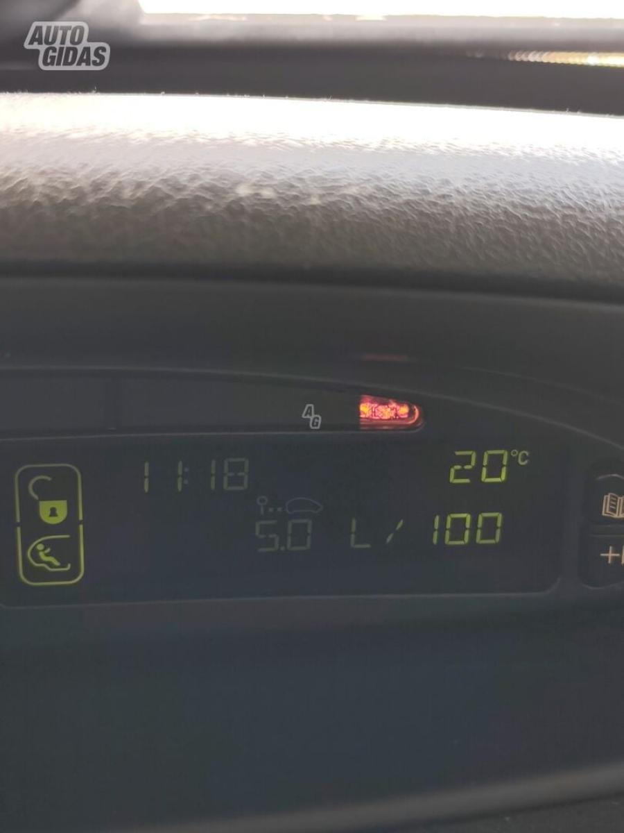 Pelēks Citroen xsara-picasso 2005 Viļņa, ar dzinēja tilpumu 2.00 L un nobraukumu 407 tūkst. km par 750 €, foto 8 vietnē AUTOMOTO.COM.LV