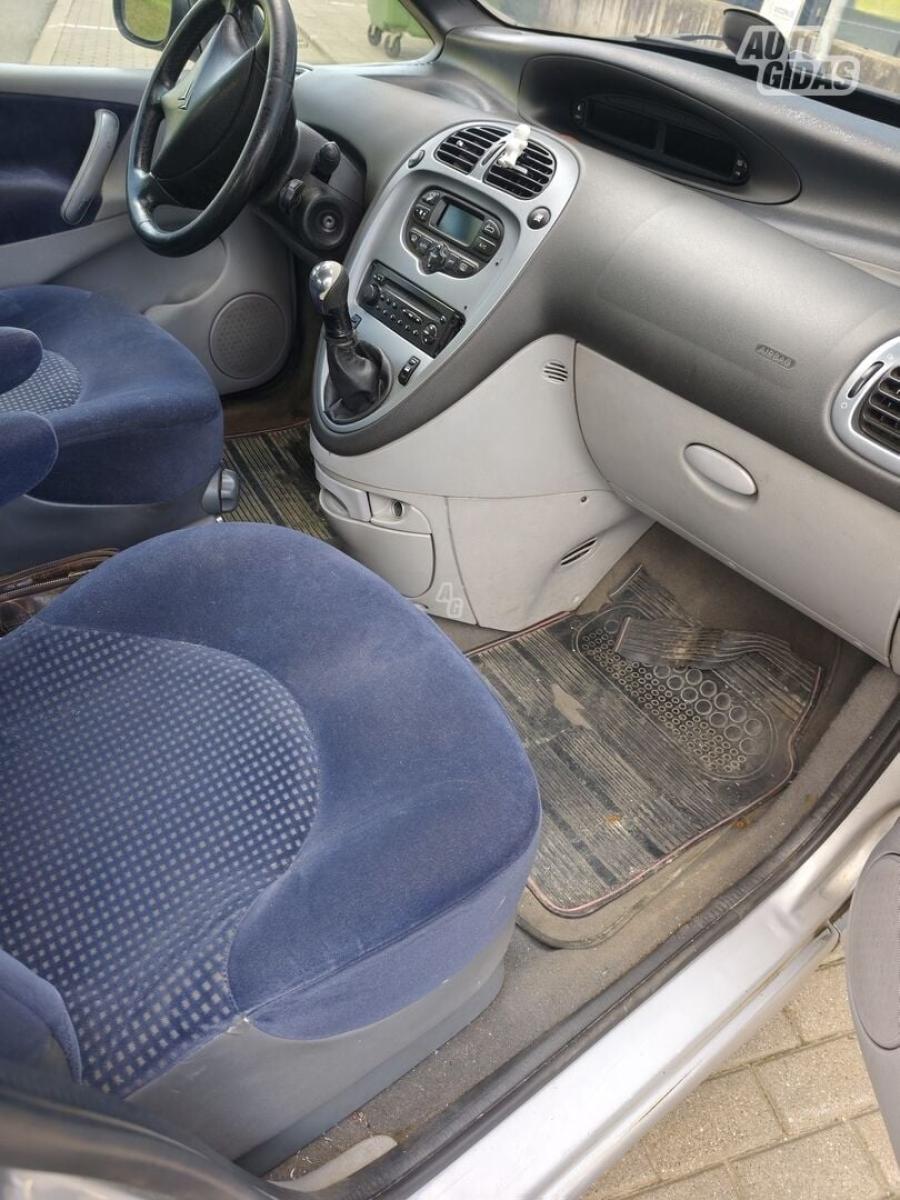 Pelēks Citroen xsara-picasso 2005 Viļņa, ar dzinēja tilpumu 2.00 L un nobraukumu 407 tūkst. km par 750 €, foto 10 vietnē AUTOMOTO.COM.LV