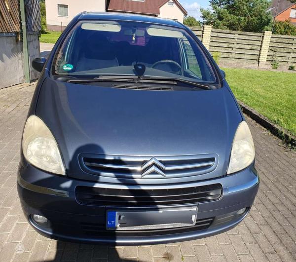 Pelēks Citroen xsara-picasso 2006 Kauņa, ar dzinēja tilpumu 1.56 L un nobraukumu 302 tūkst. km par 650 €, foto 1 vietnē AUTOMOTO.COM.LV