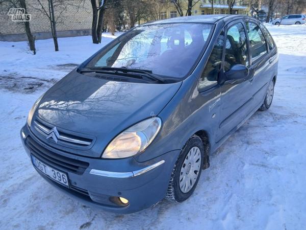 Pelēks Citroen xsara-picasso 2007 Kauņa, ar dzinēja tilpumu 1.60 L un nobraukumu 180 tūkst. km par 850 €, foto 1 vietnē AUTOMOTO.COM.LV