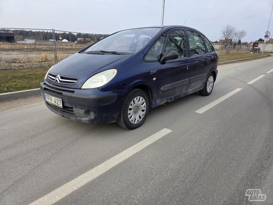 Citroen xsara-picasso 2001 in Kaunas, with an engine capacity of 1.60 L and mileage of 350 thousand km for 400 €, photo 1 on AUTOMOTO.COM.LV